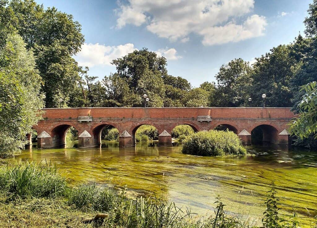 Explore Leatherhead | Surrey Hills Society
